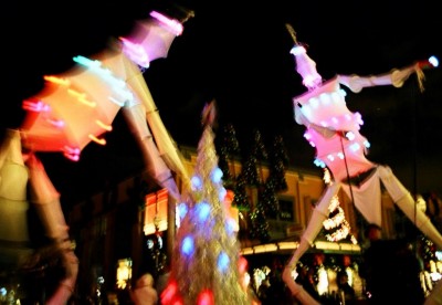 Giant Parade Puppets with holiday lights – Stiltwalker.com